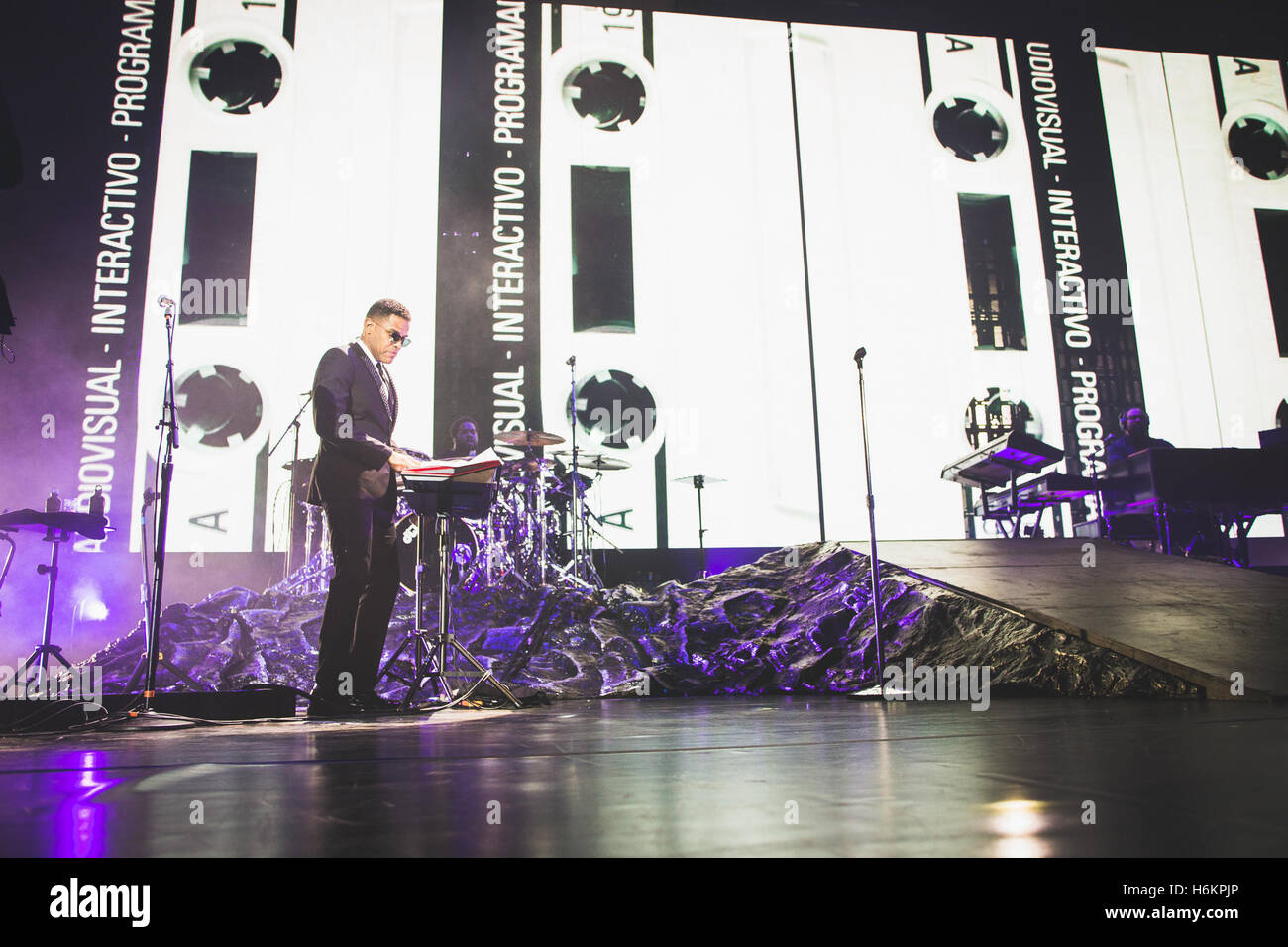 October 28, 2016 - American singer-songwriter, record producer, and ...