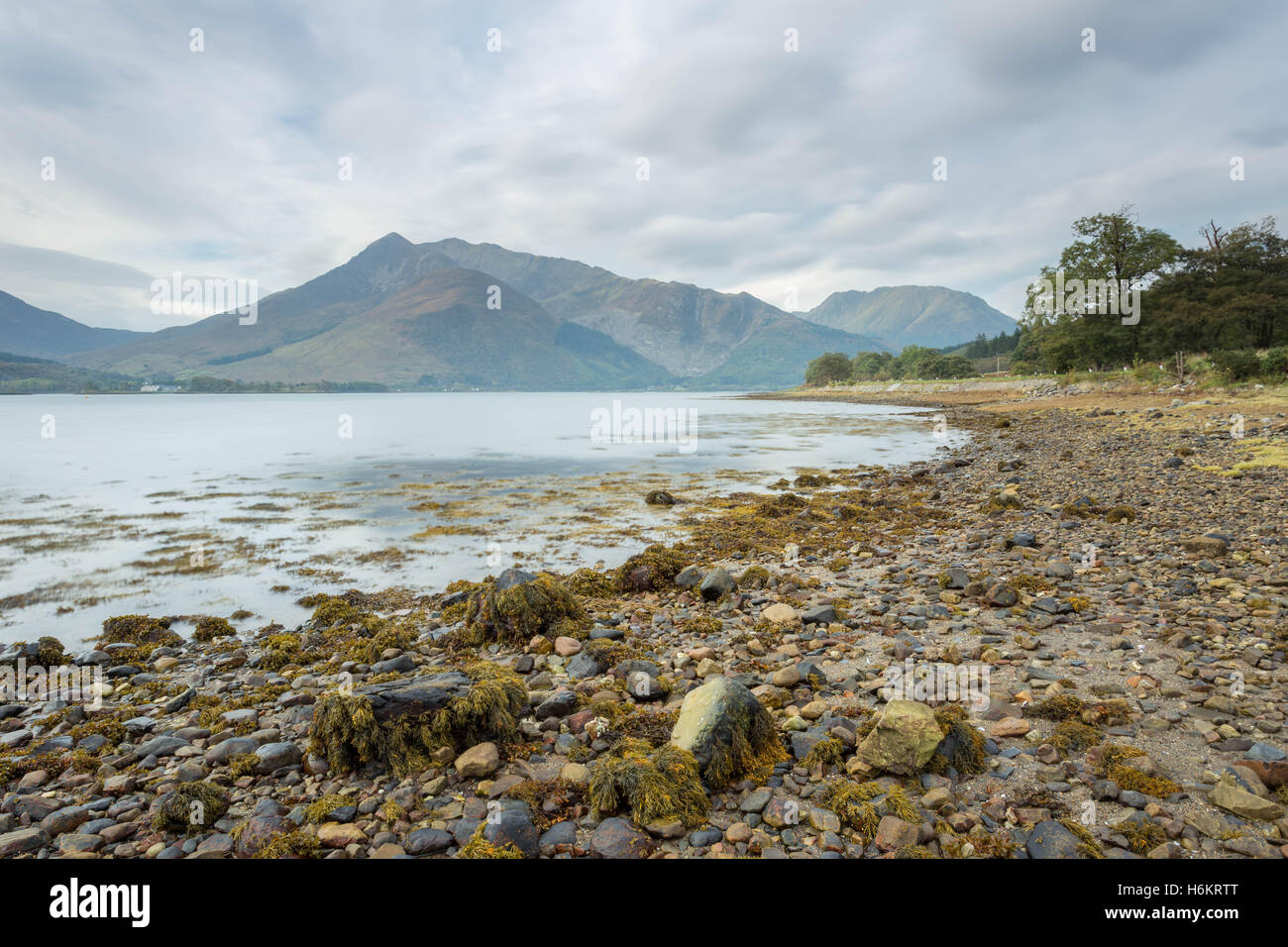 Loch and mountains hi-res stock photography and images - Alamy