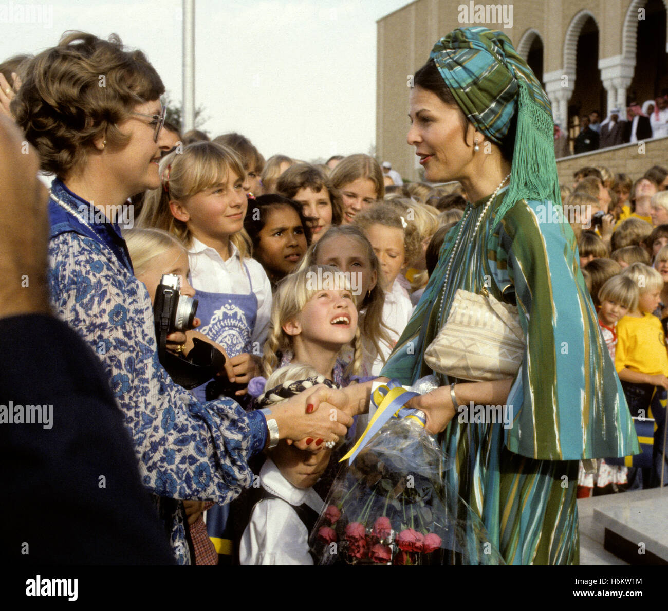 Swedish QUEEN SILVIA State visit in Saudi Arabia 1981 visiting Swedish ...