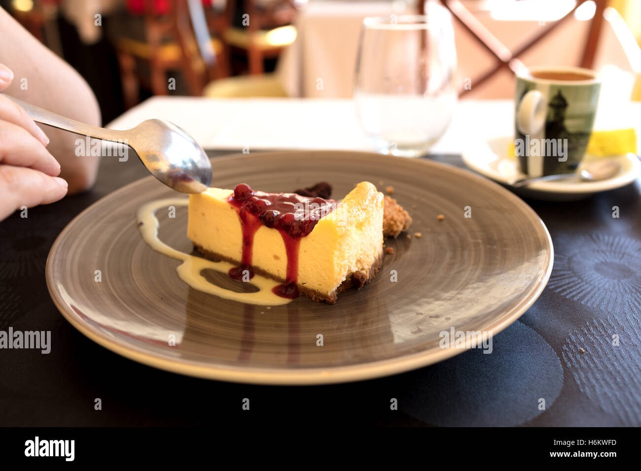 Restaurant pastry hi-res stock photography and images - Alamy