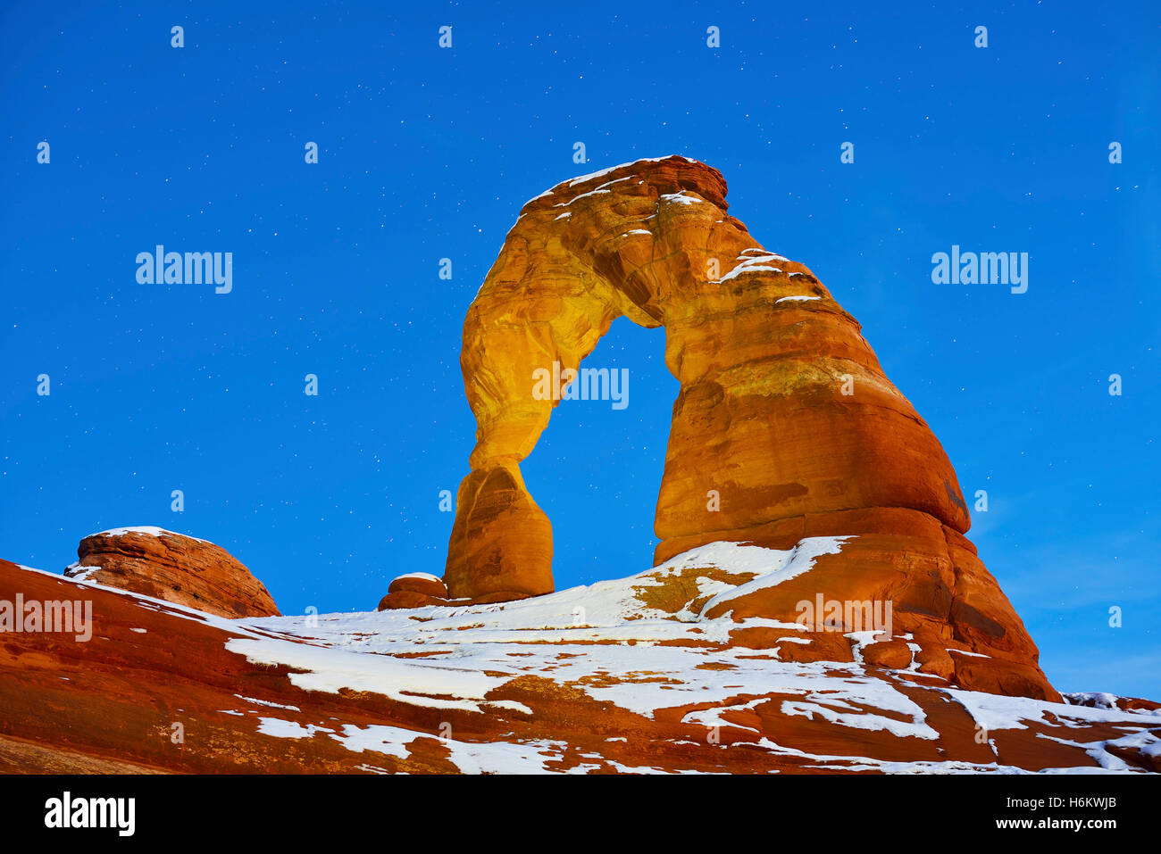 Delicate Arch at night in Arches National Park, Utah in winter Stock ...