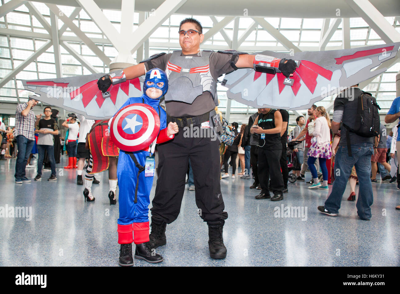 STAN LEE LA COMIC CON: A cosplayer dressed as Falcon from the Marvel ...