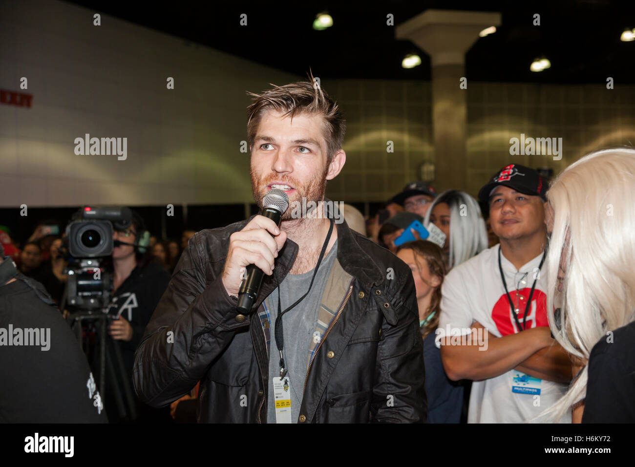 STAN LEE LA COMIC CON: Actor Liam McIntyre leaves the stage during The ...