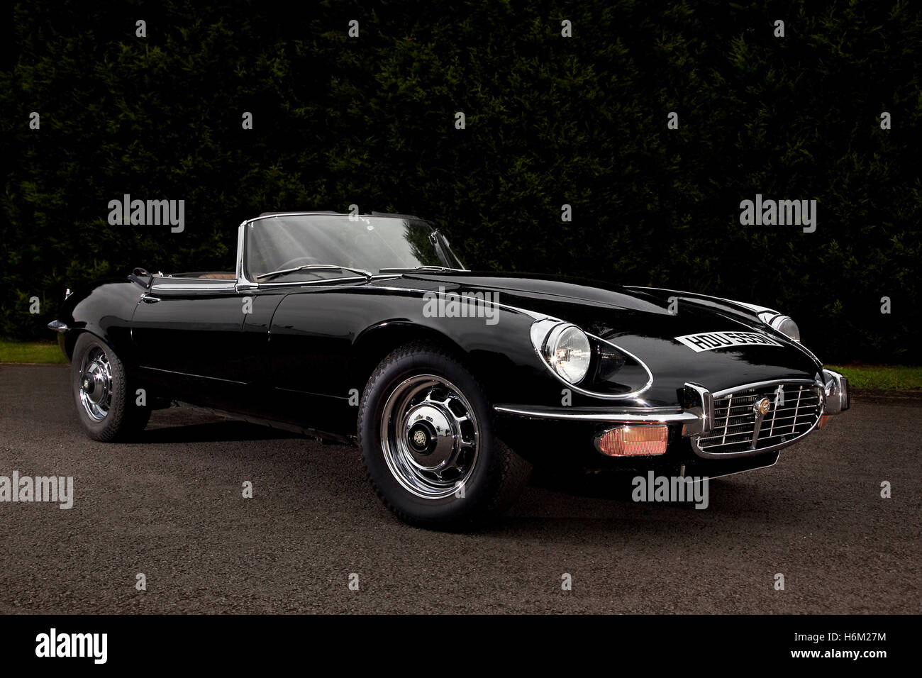Jaguar e type v12 hi-res stock photography and images - Alamy