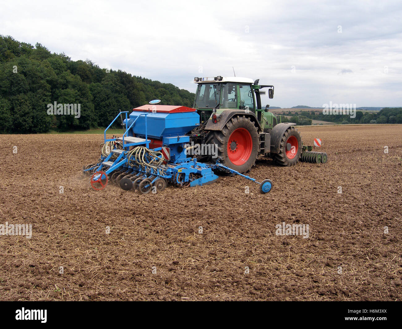 Agriculture farming field wheels acre hi-res stock photography and ...