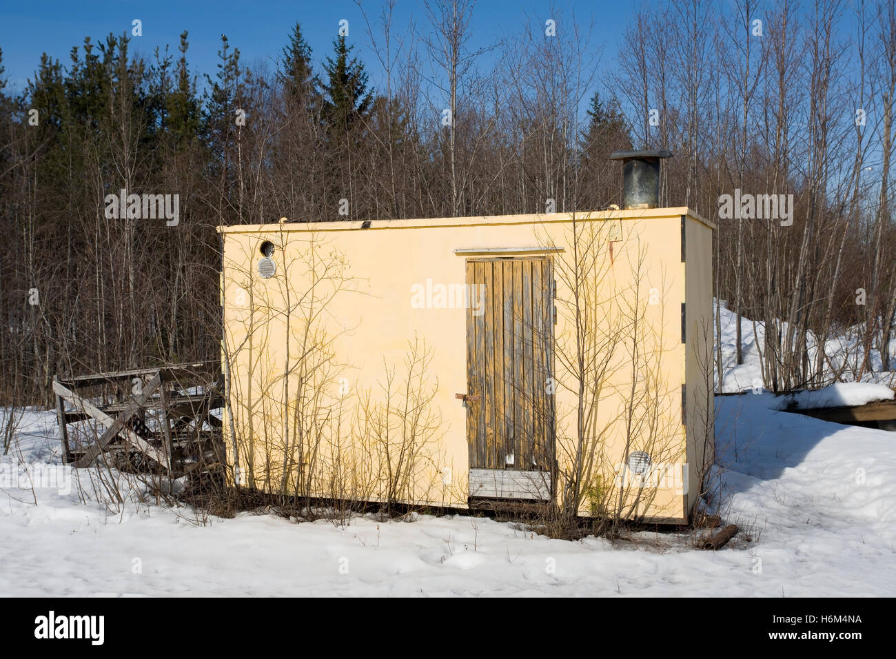 abandoned small hut Stock Photo - Alamy