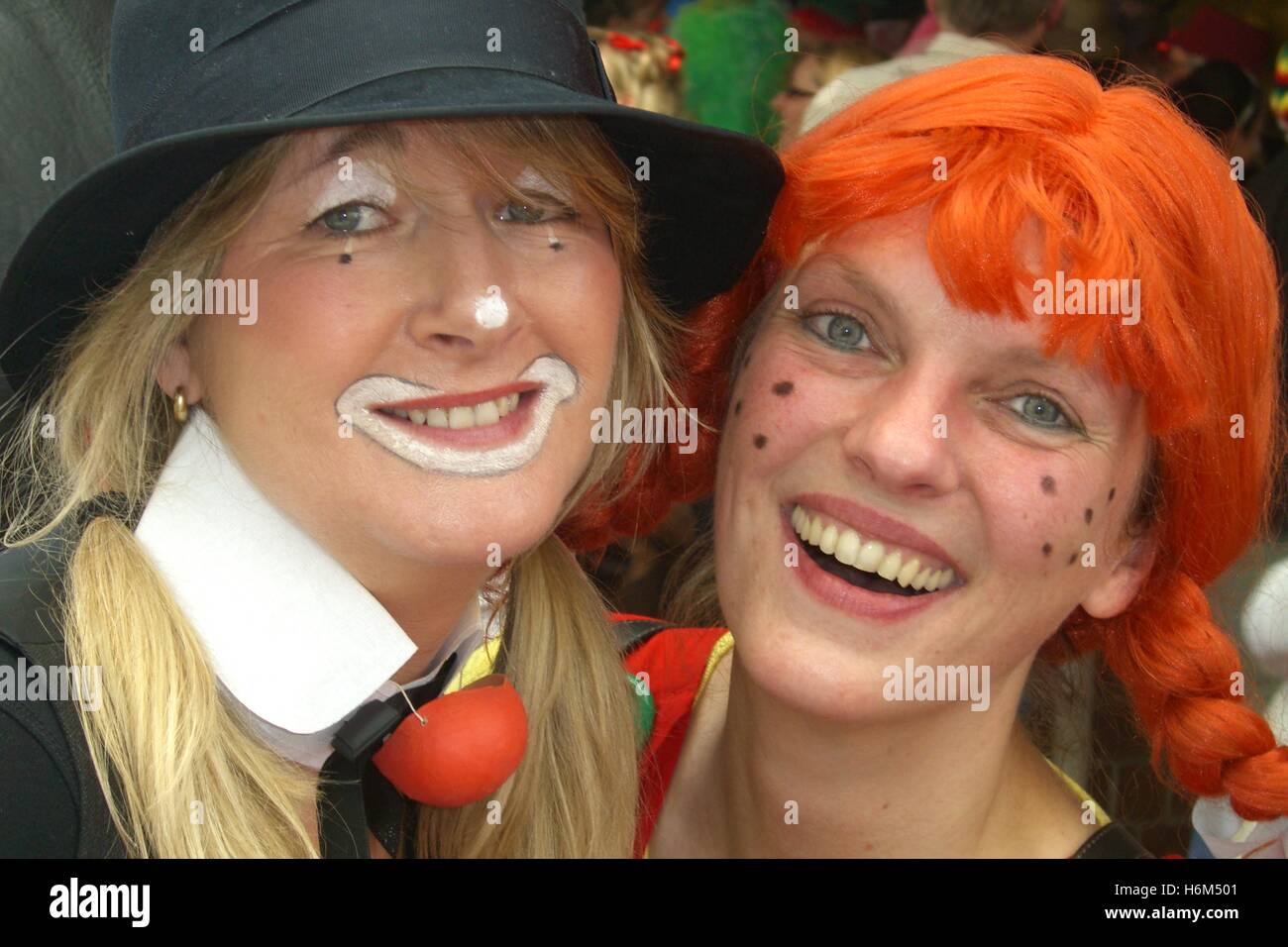 Free parties hi-res stock photography and images - Alamy