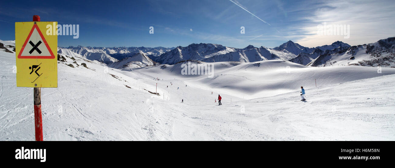 Crash piste hi-res stock photography and images - Alamy