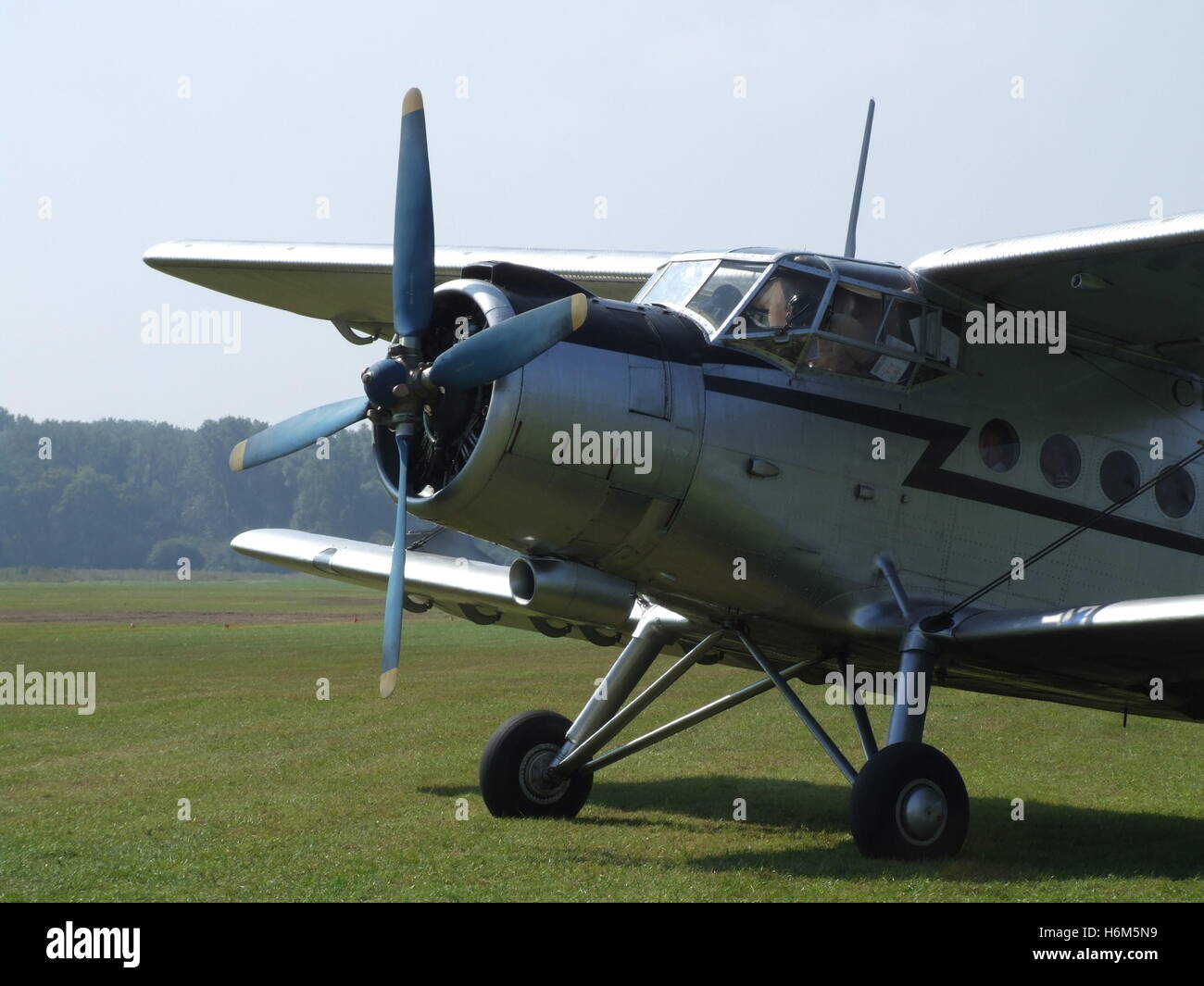 At 2 1000 ps hi-res stock photography and images - Alamy