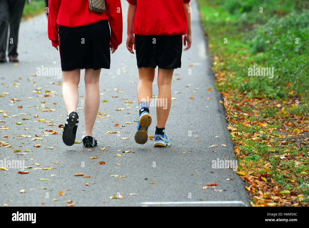 Walking synchronous hi-res stock photography and images - Alamy