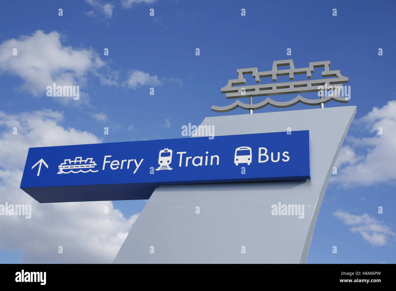 Bus and train symbols hi-res stock photography and images - Alamy