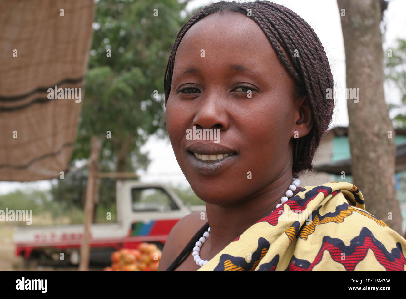 Woman africa portrait black swarthy hi-res stock photography and images ...