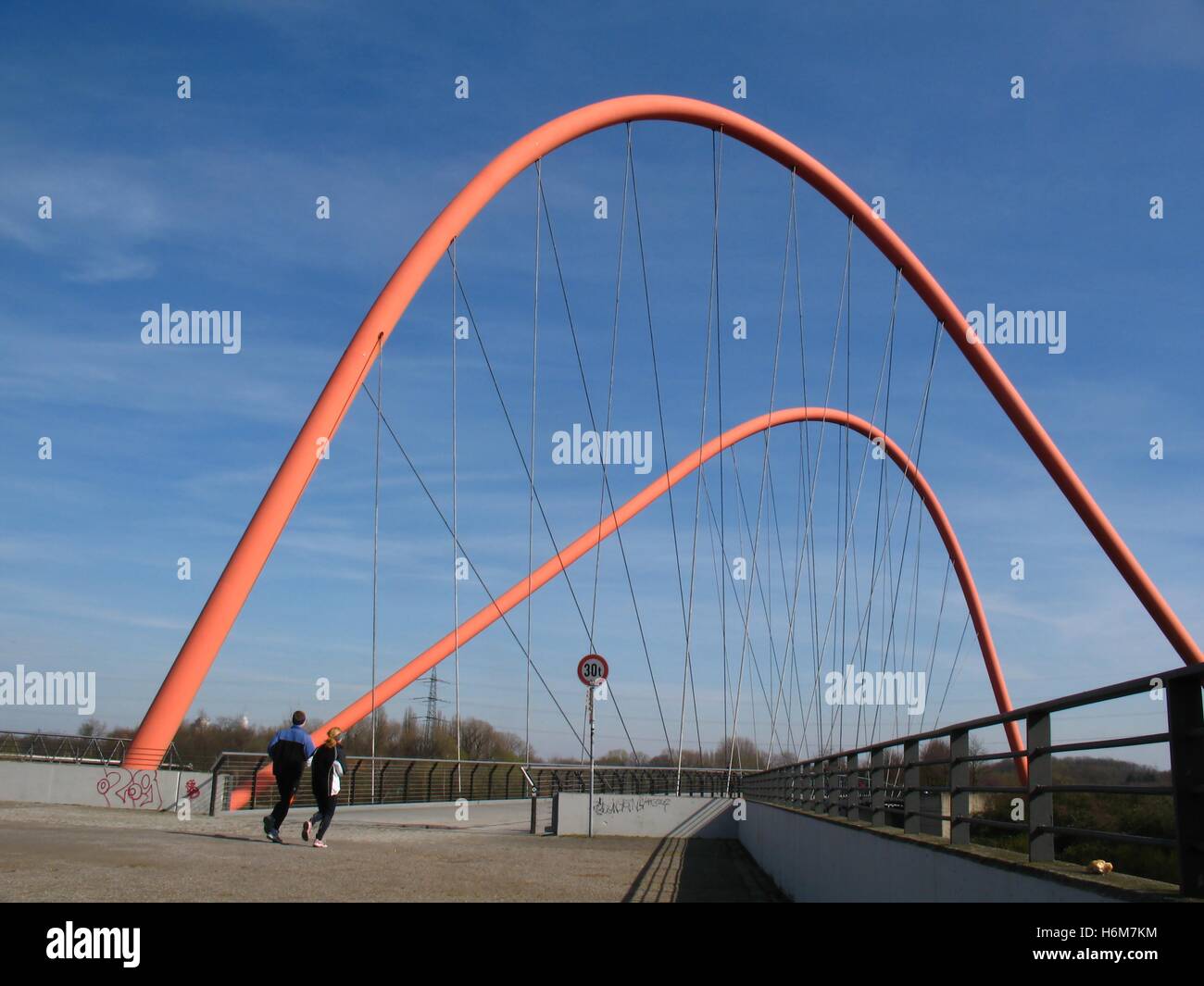 Pair bridges hi-res stock photography and images - Alamy