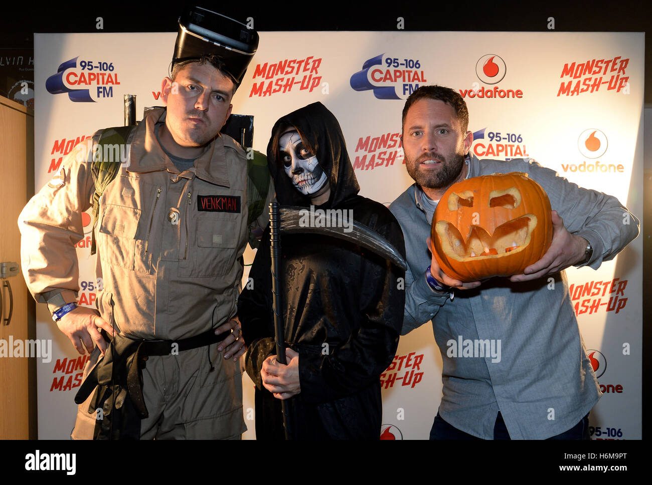 Sunday 30 octobe hi-res stock photography and images - Alamy