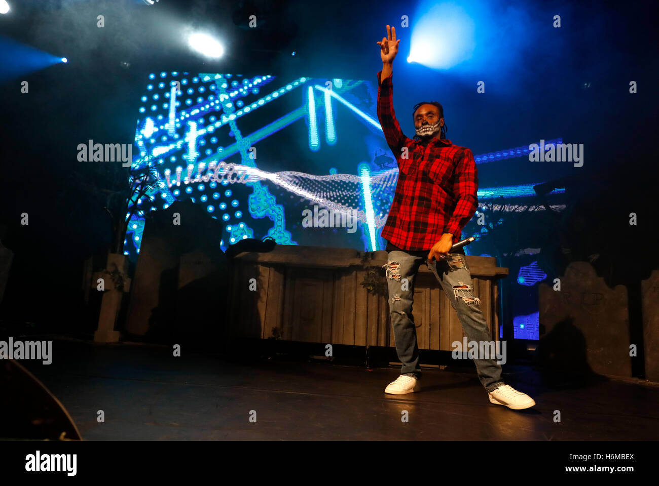 Djs and producers including sigma hi-res stock photography and images ...