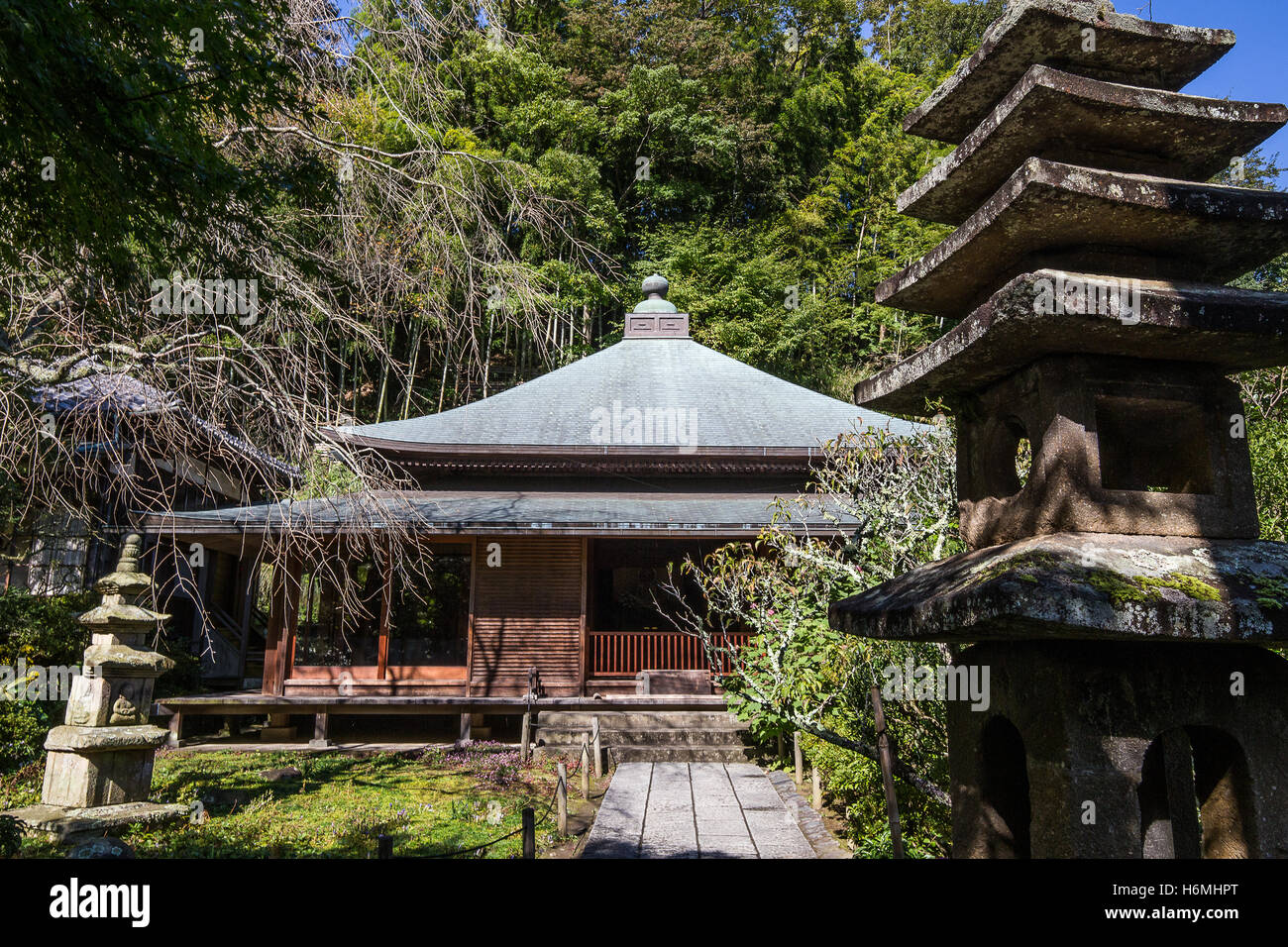 Tokaiji temple hi-res stock photography and images - Alamy