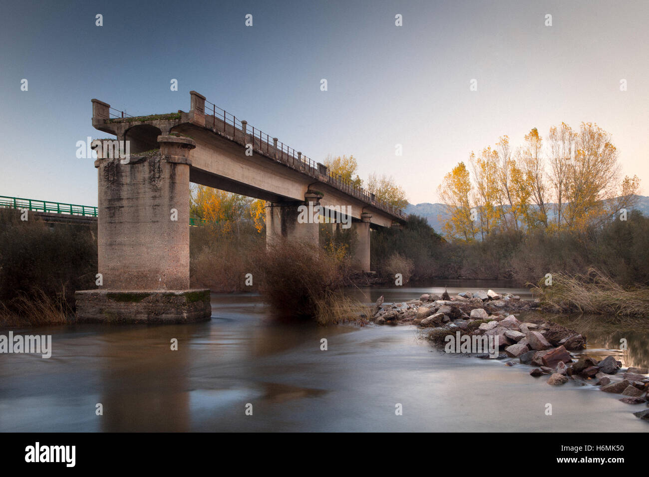 Walk over bridging hi-res stock photography and images - Alamy
