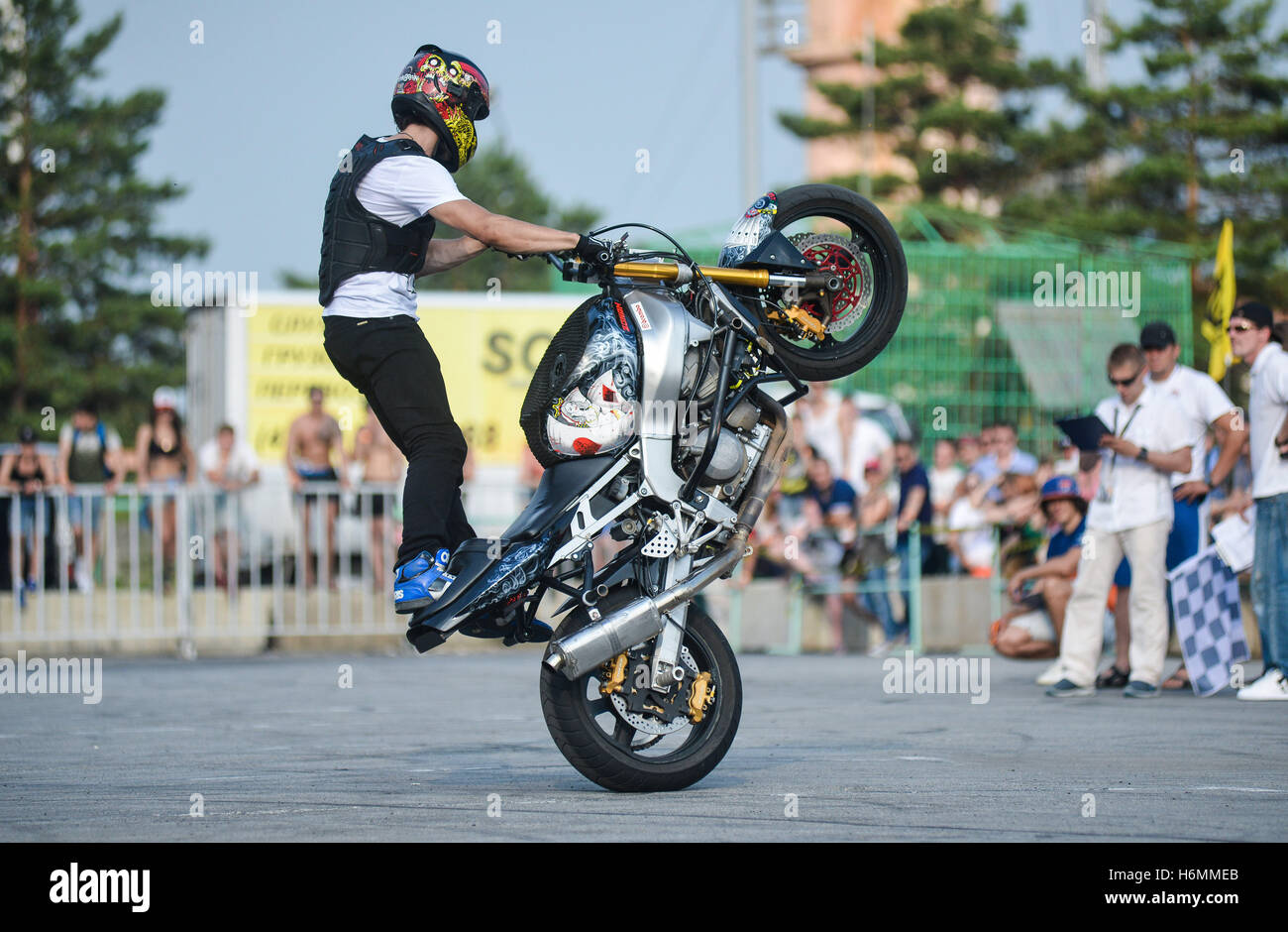 Engine rider wheelie wheely hi-res stock photography and images - Alamy