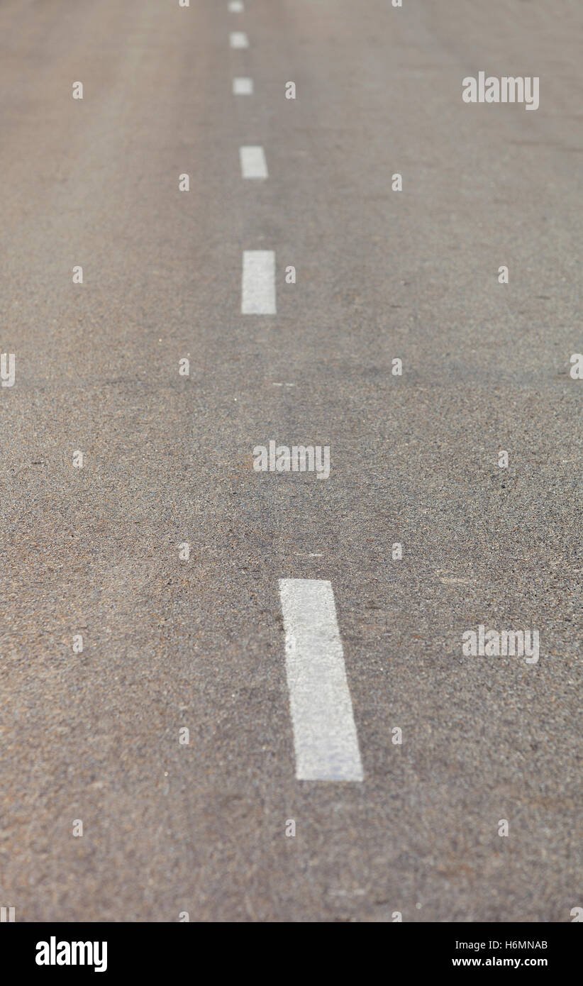 Road with broken lines hi-res stock photography and images - Alamy