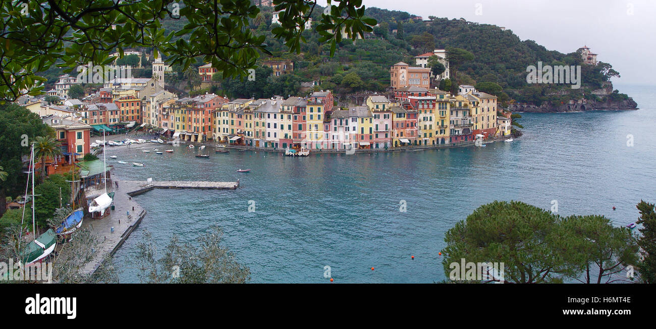 Sea dock and colored houses in beautiful Italian town Portofino Stock ...
