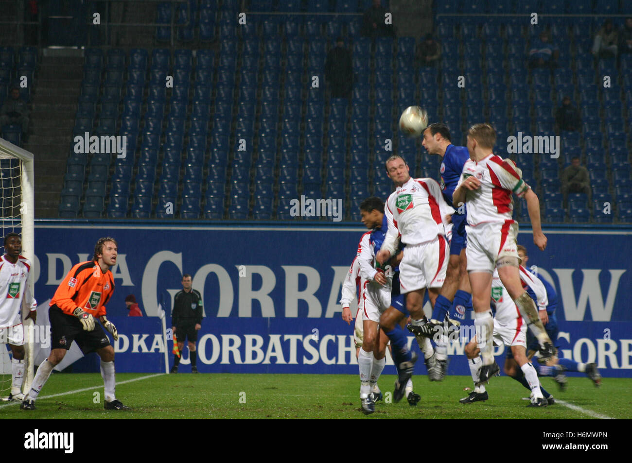 Header action hi-res stock photography and images - Alamy