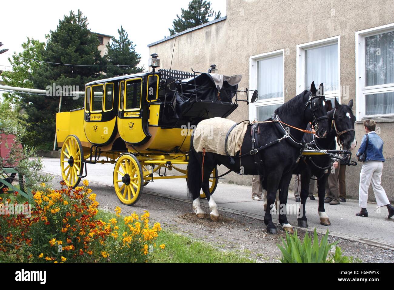 Mail stagecoach hi-res stock photography and images - Alamy