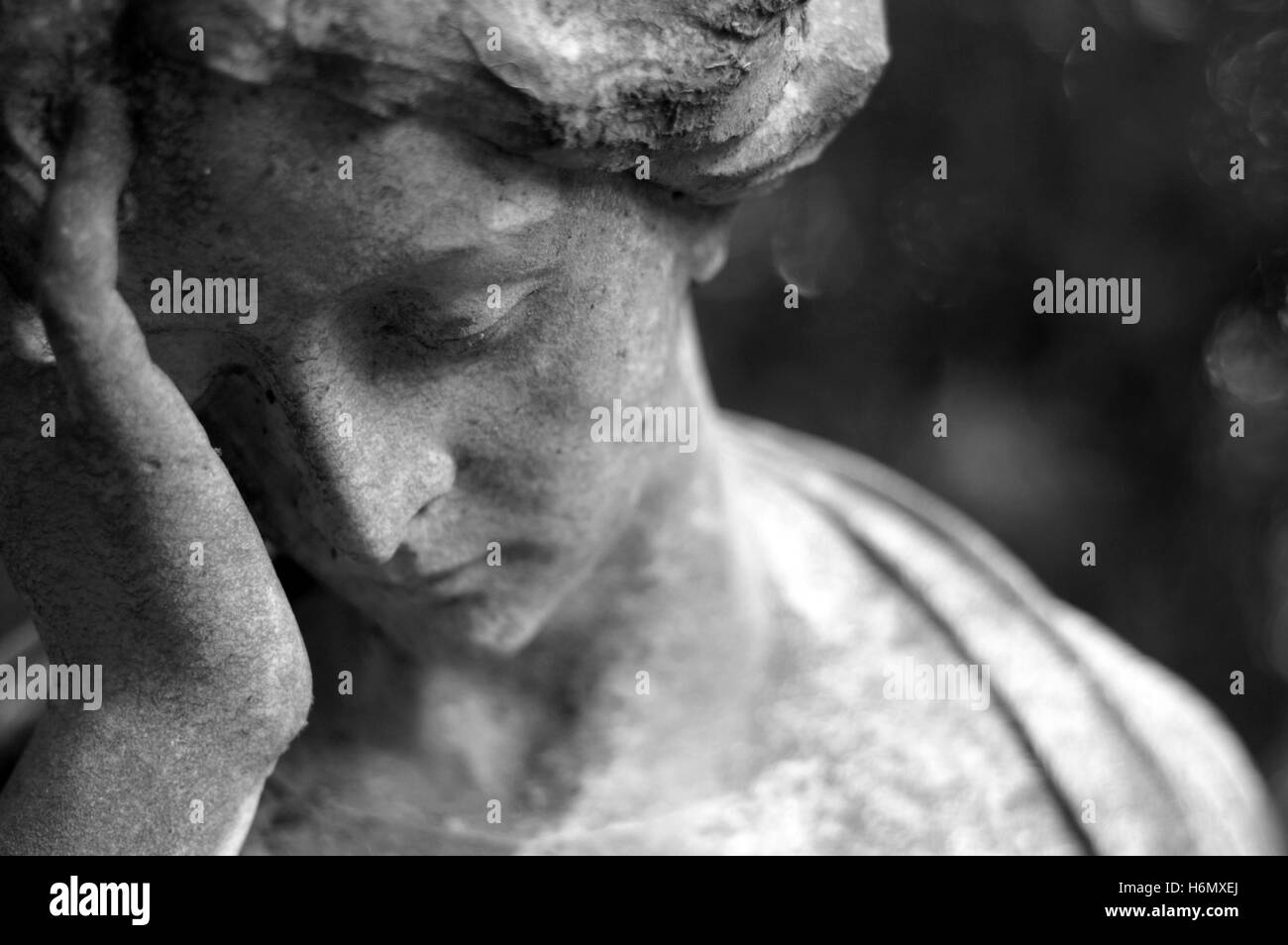 Tomb mourning woman Black and White Stock Photos & Images - Alamy