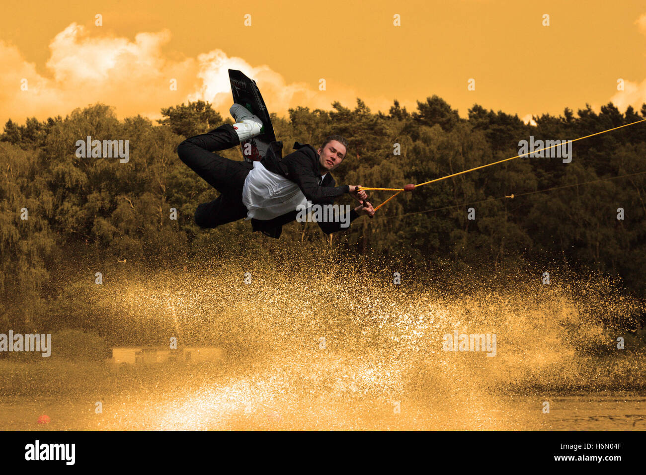 Water drop bouncing hi-res stock photography and images - Alamy