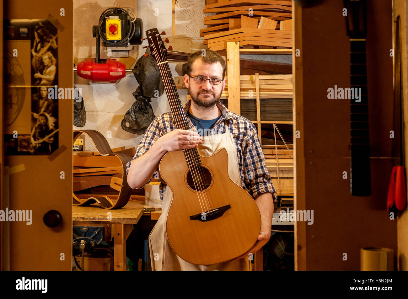Guitar maker Nick Benjamin at his workshop in Lewes Stock Photo - Alamy