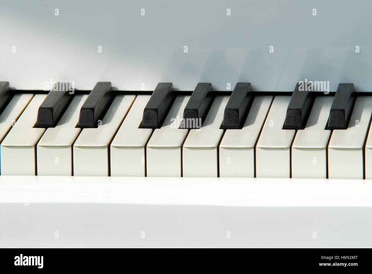 European instruments hi-res stock photography and images - Alamy