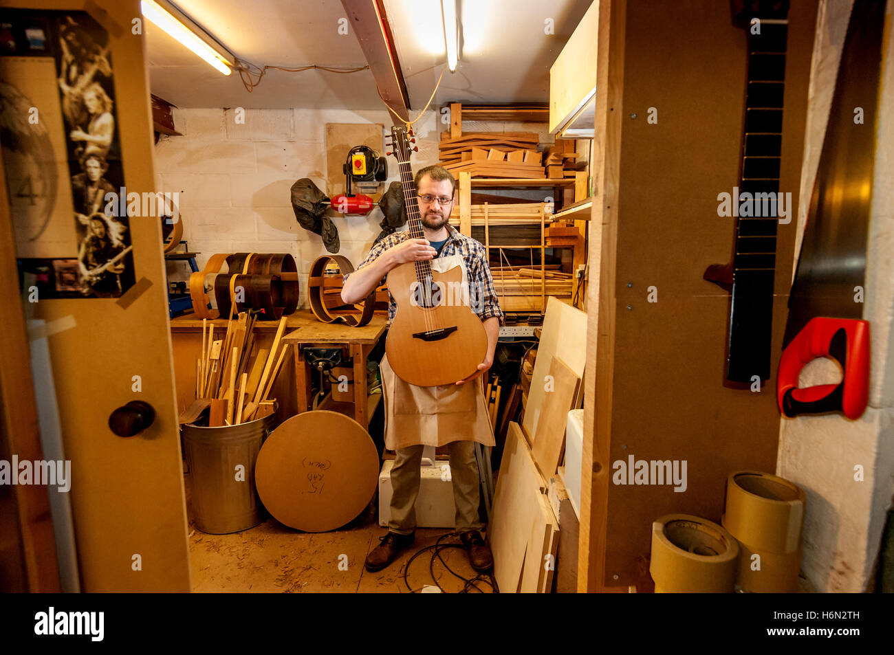 Guitar maker Nick Benjamin at his workshop in Lewes Stock Photo - Alamy