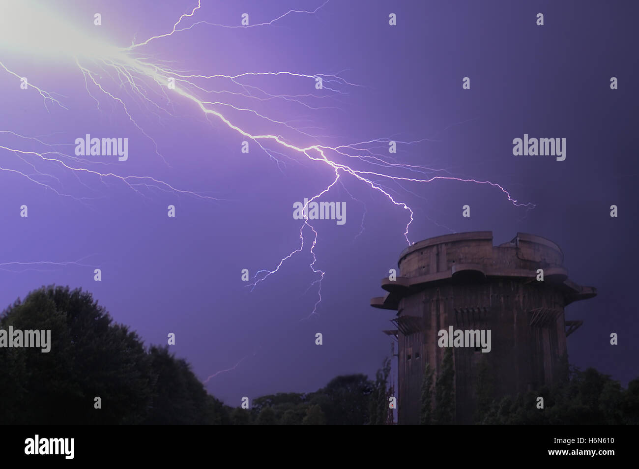 Lightning tower and sky hi-res stock photography and images - Alamy