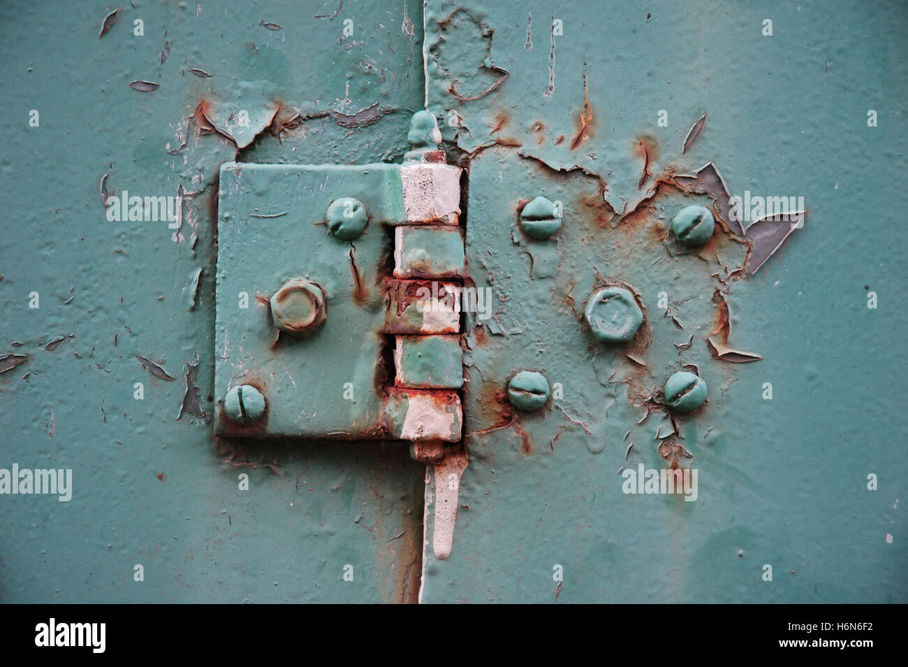 door iron screw screws rusted connection connectivity interface ...