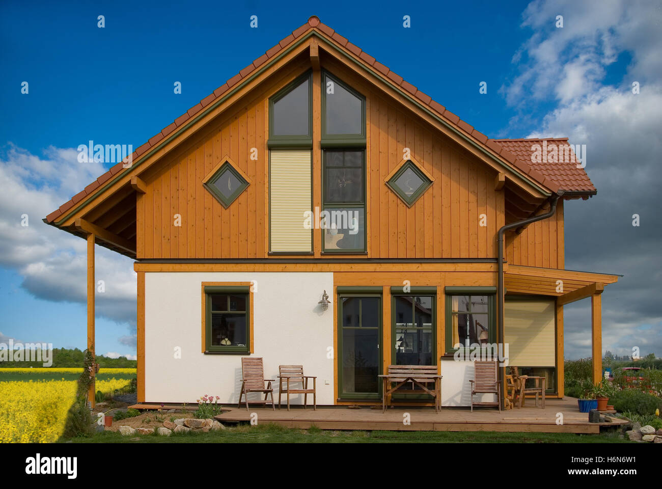 Retirement houses hi-res stock photography and images - Alamy