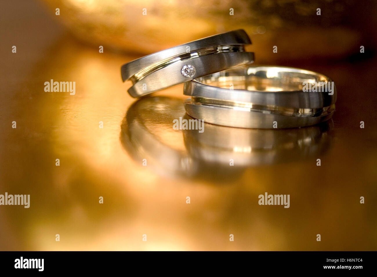 Ehesymbol hi-res stock photography and images - Alamy