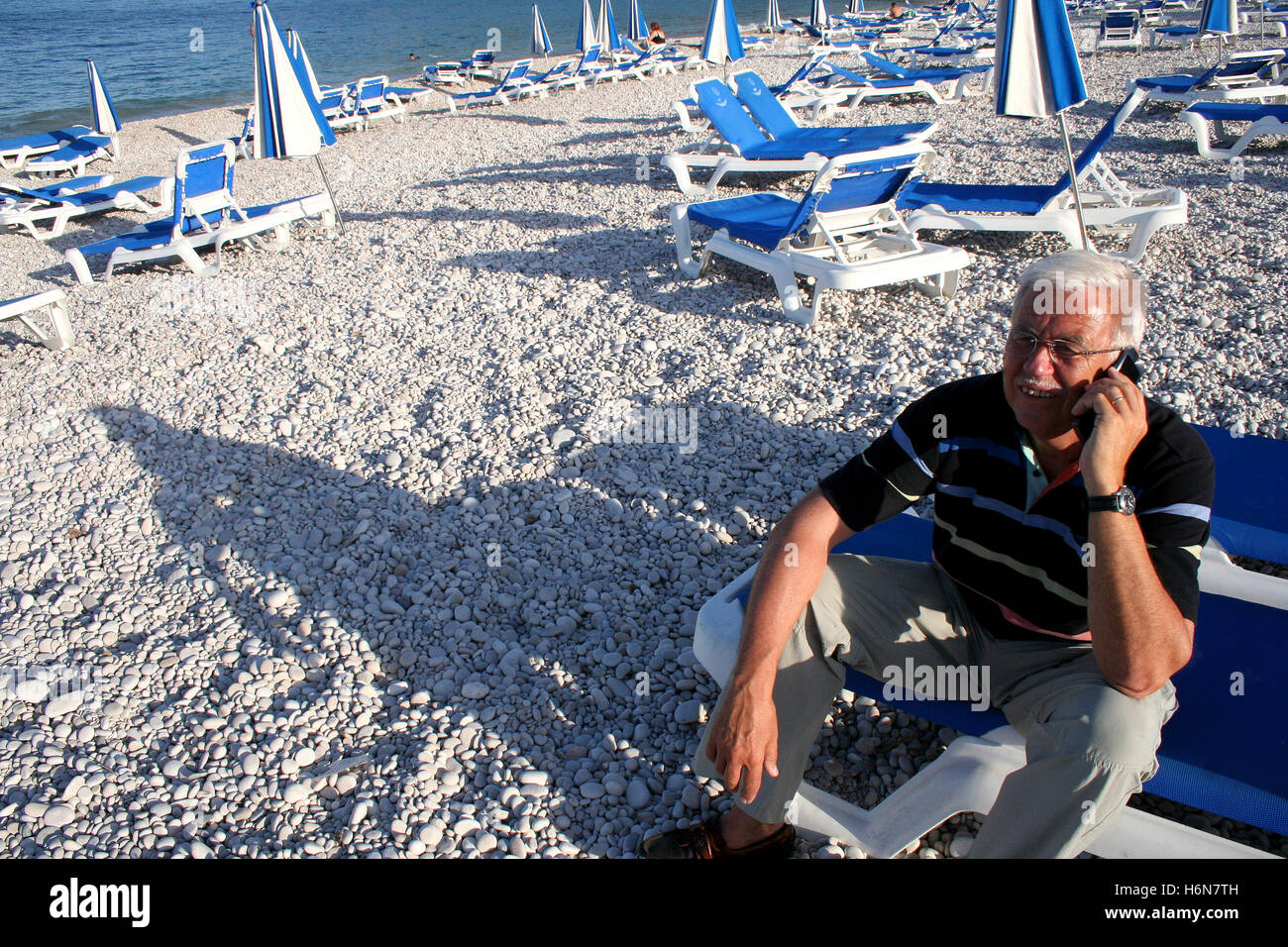 Conversation roaming hi-res stock photography and images - Alamy