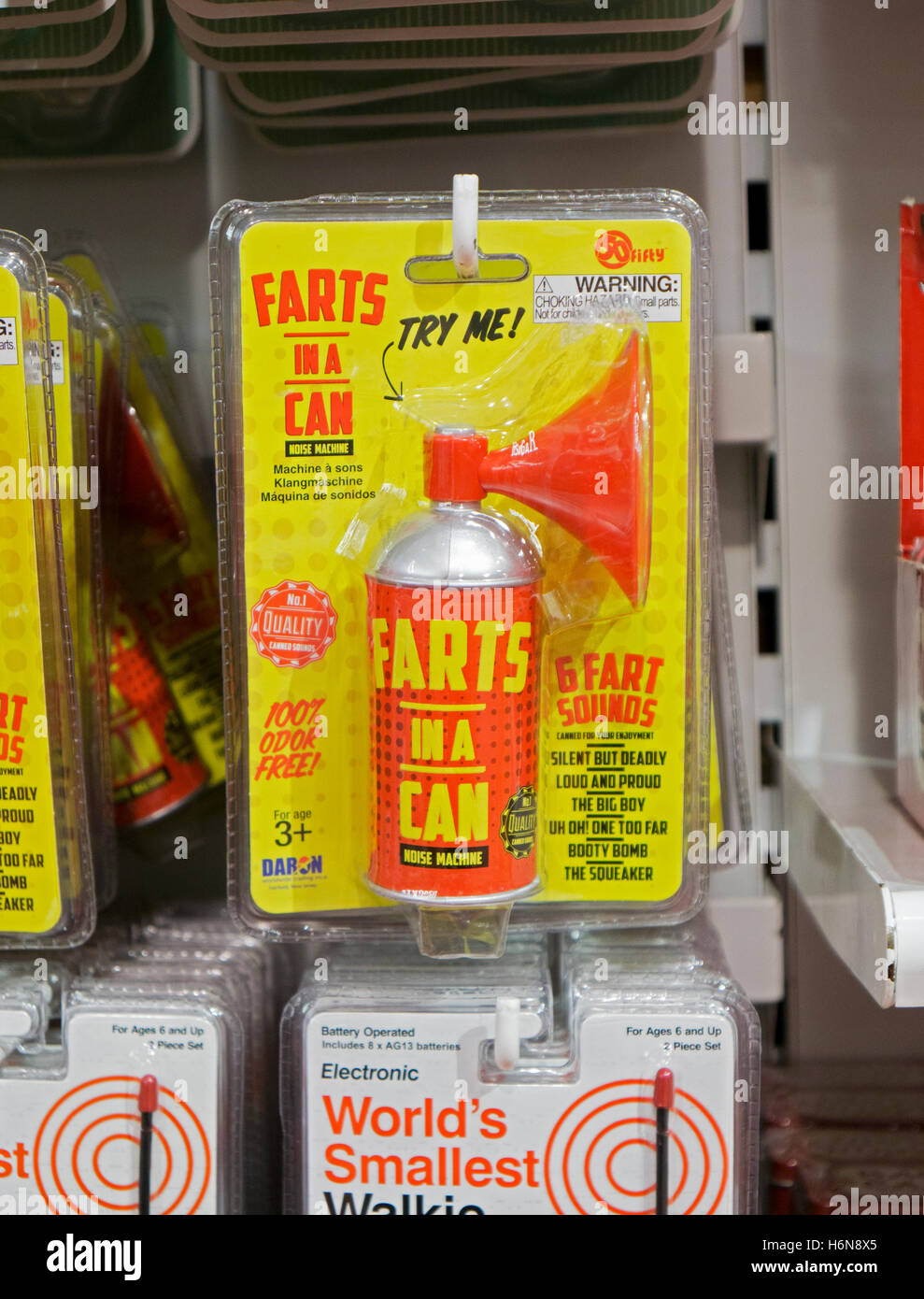 One pound store hi-res stock photography and images - Alamy