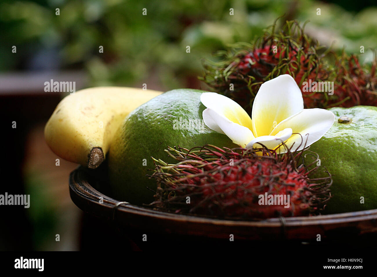 exotic fruit bowl Stock Photo - Alamy