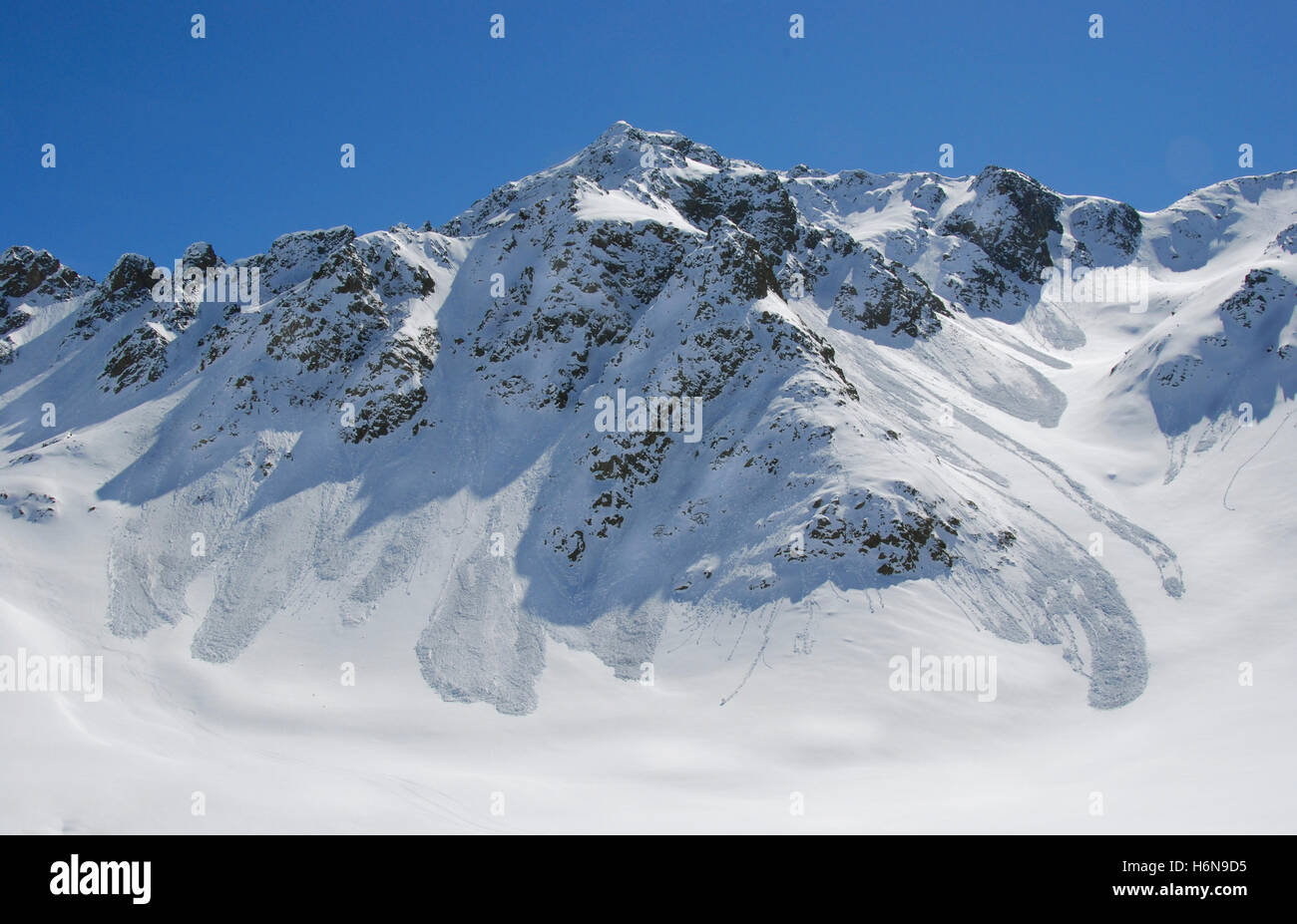 Avalanches hi-res stock photography and images - Alamy