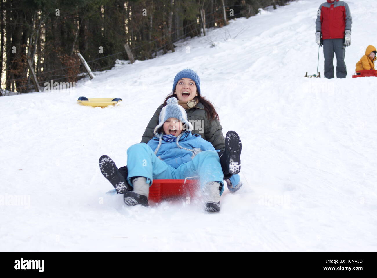 Family fun in the snow hi-res stock photography and images - Alamy