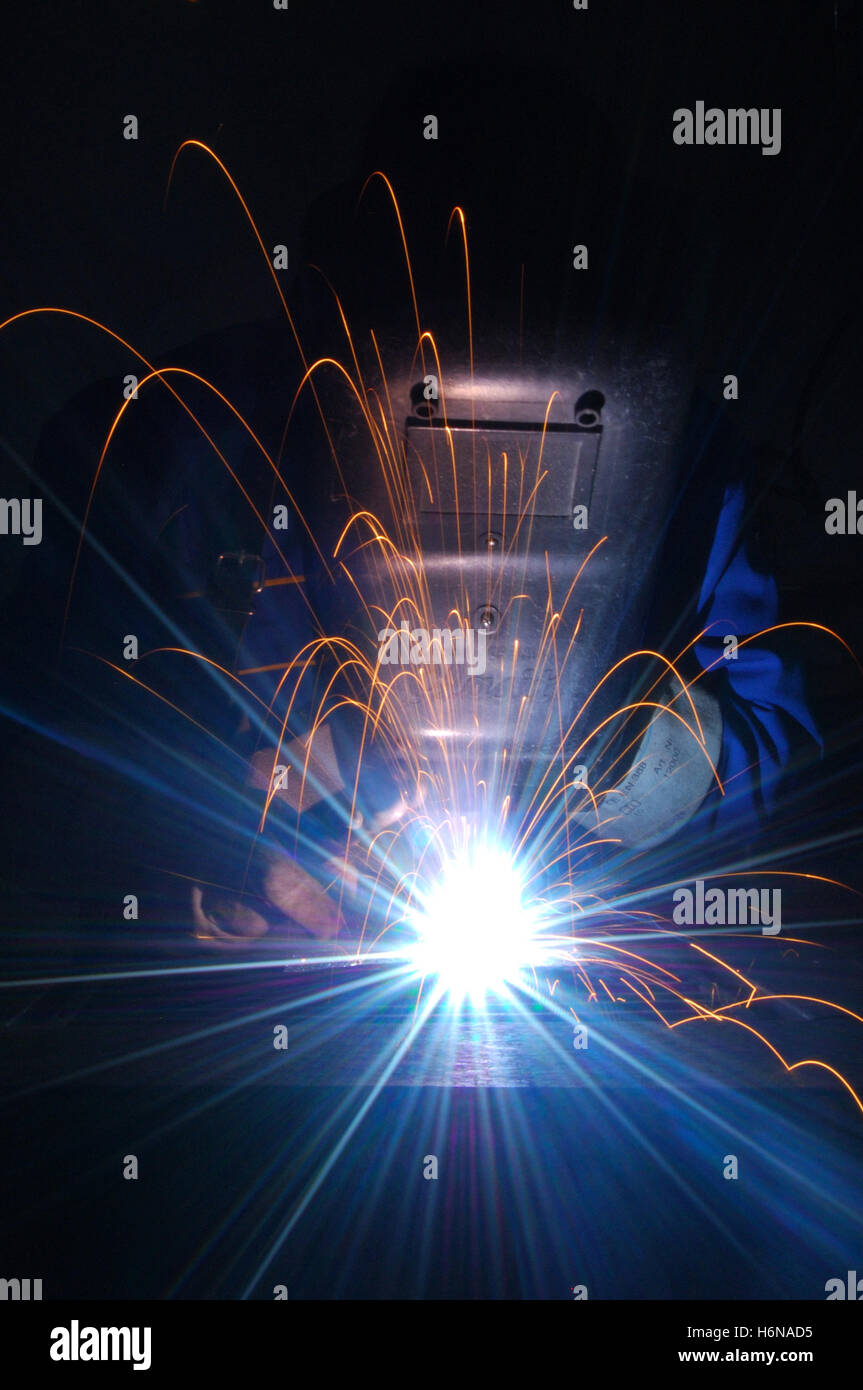 Welder training hi-res stock photography and images - Alamy