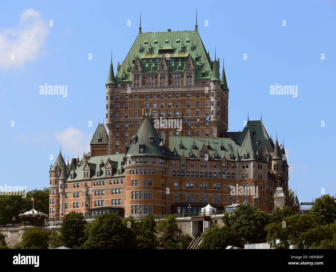 quebec chateau frontenac 4 Stock Photo - Alamy
