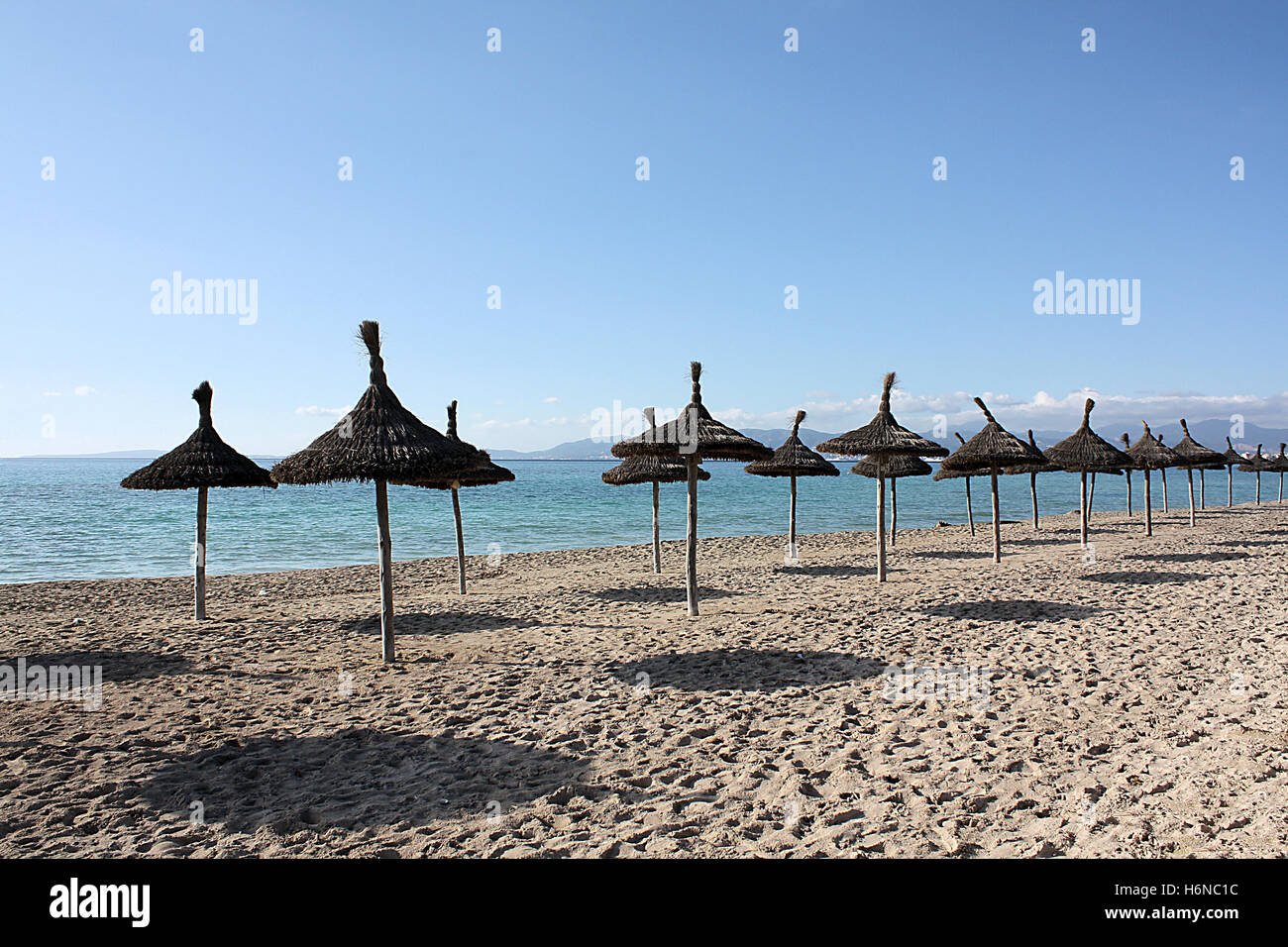 Wintry beach hi-res stock photography and images - Alamy