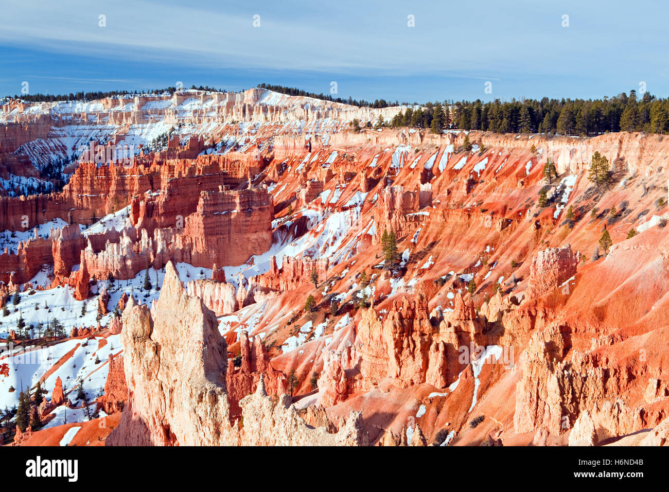 Jagged landscapes hi-res stock photography and images - Alamy