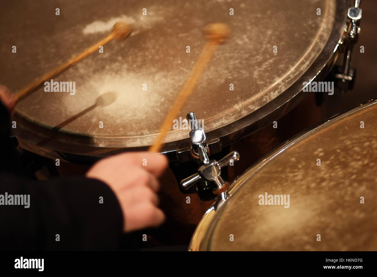 Timpani hi-res stock photography and images - Alamy