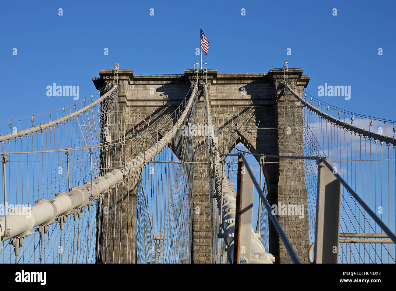 Rope bridges hi-res stock photography and images - Alamy