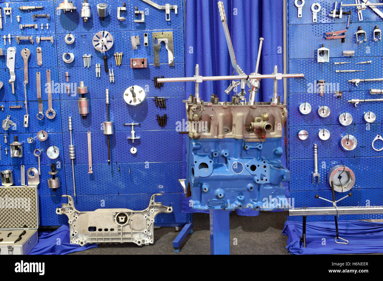 Car parts engine maintenance hi-res stock photography and images - Alamy