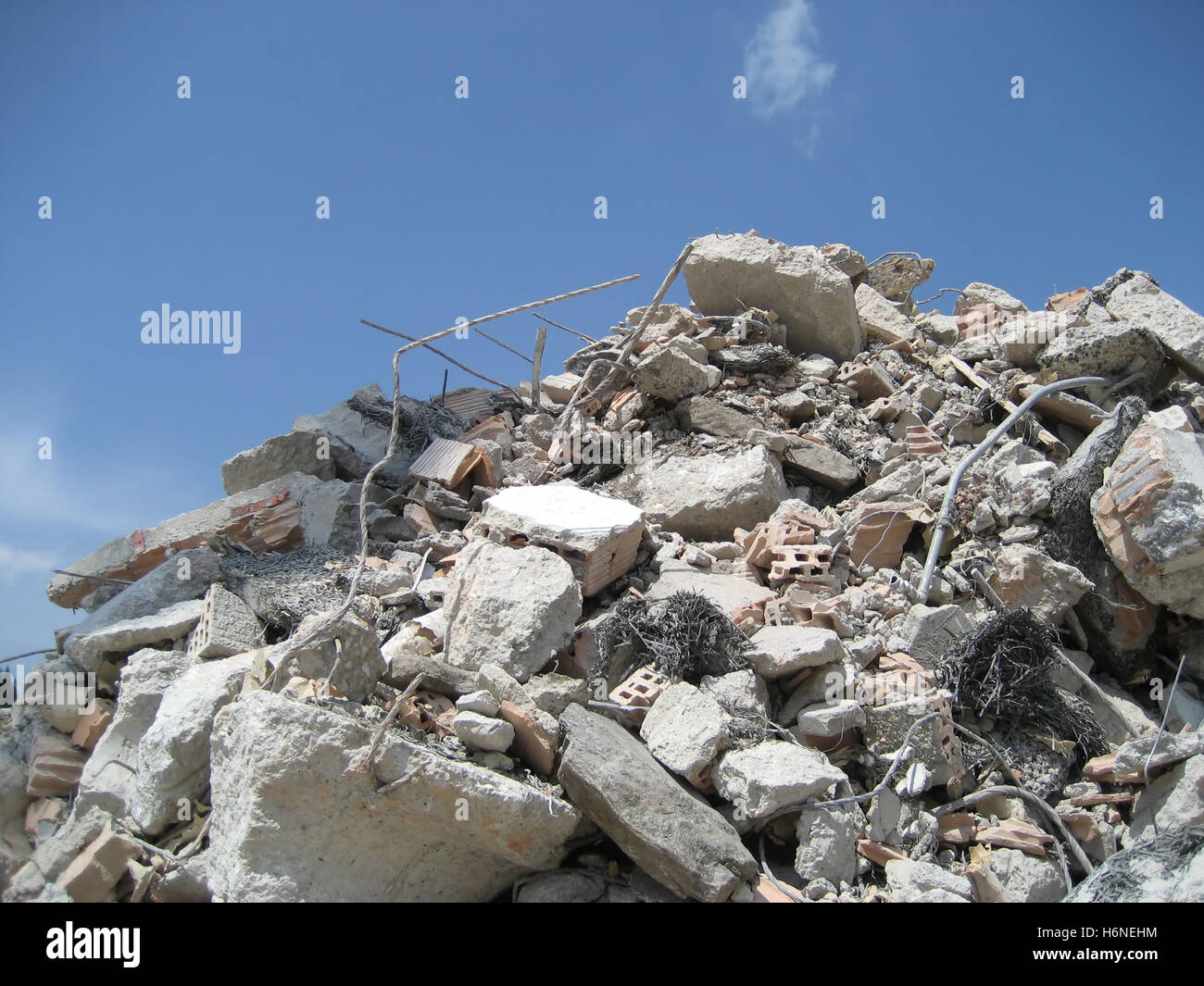 Concrete armour hi-res stock photography and images - Alamy