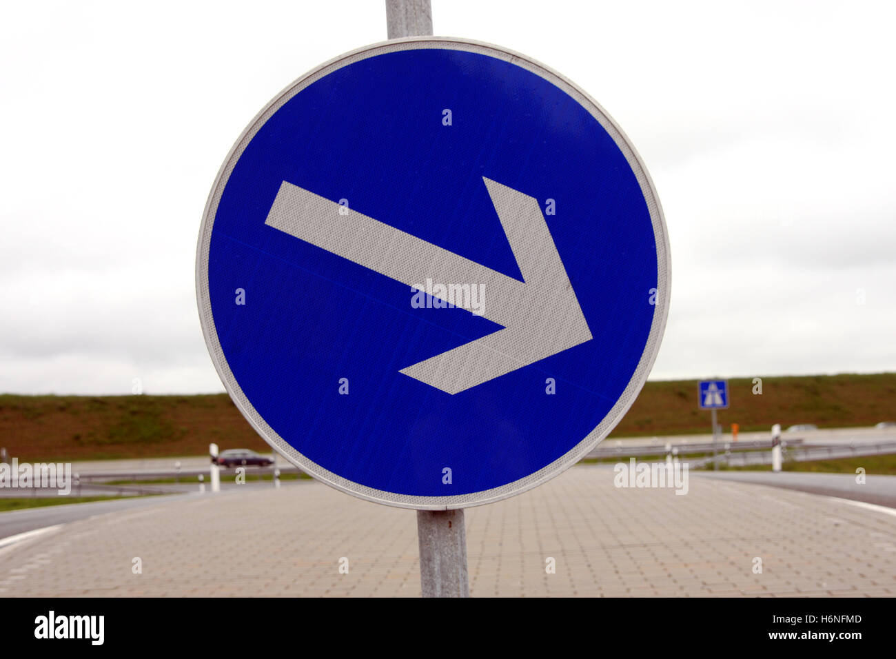 Highway traffic signs arrow hi-res stock photography and images - Alamy