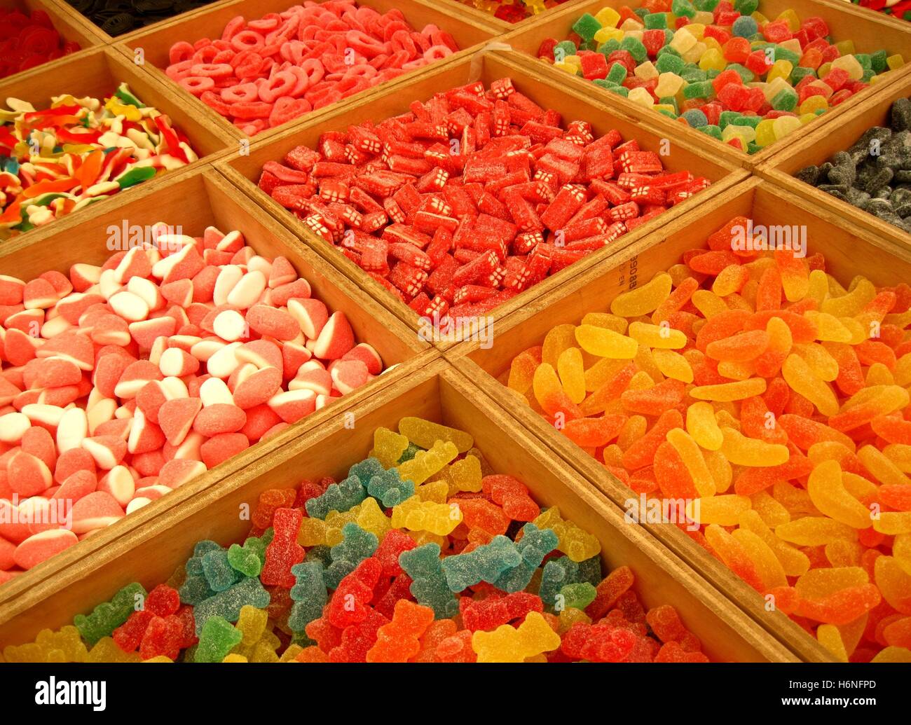Candies store hi-res stock photography and images - Alamy